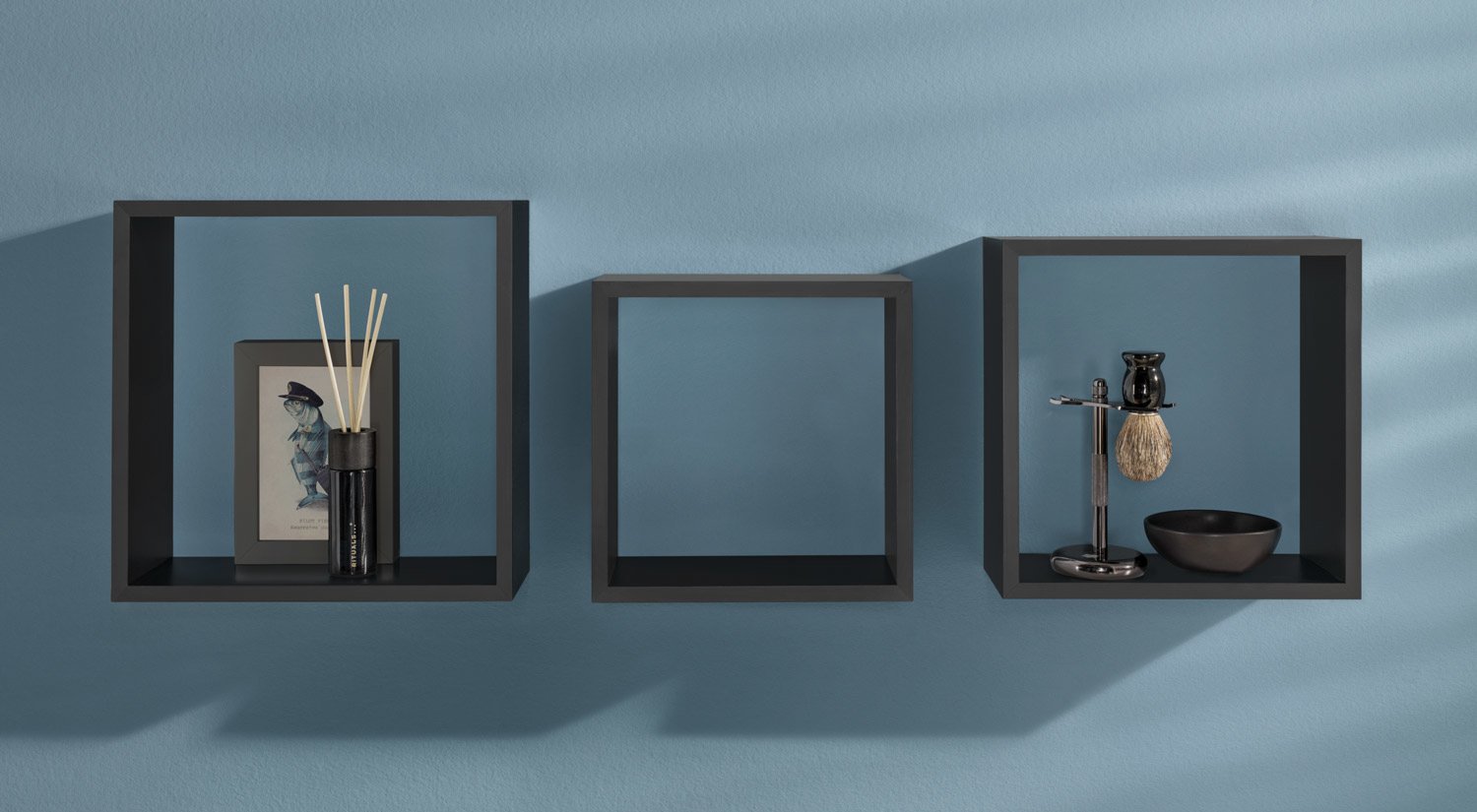 Black Shelves – Storage Space With Urban Chic | REGALRAUM